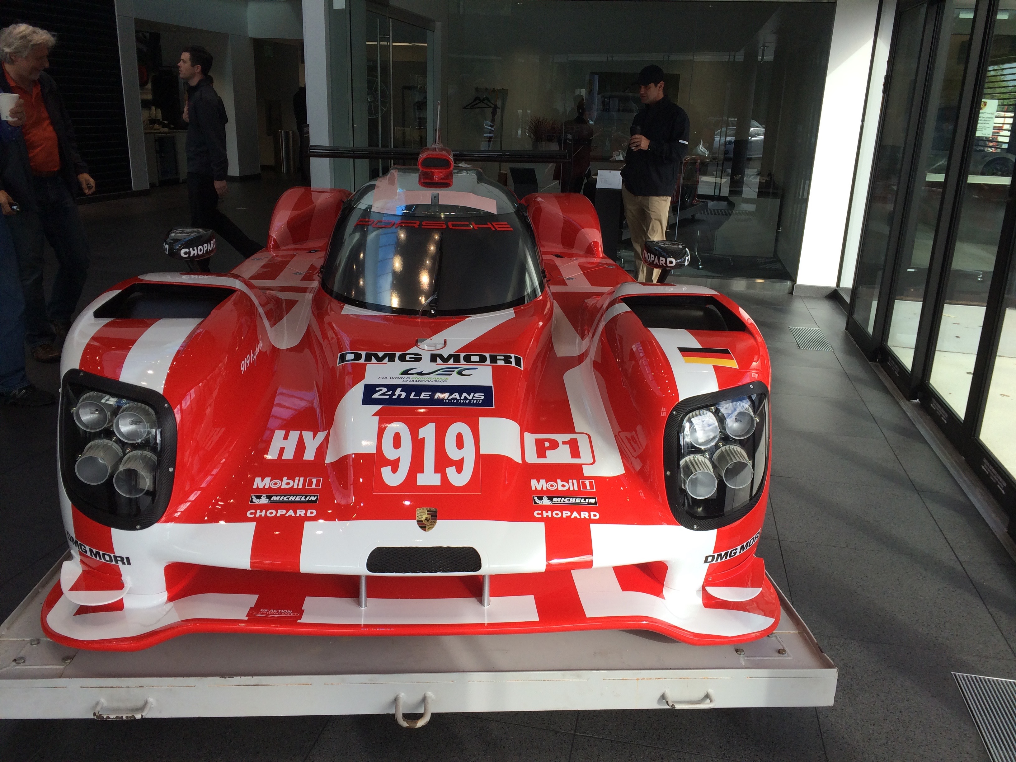 Scenes From a Minnesota Porsche Party – The Chicane